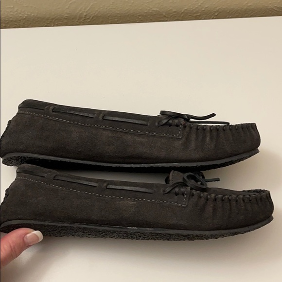 Minnie Tonka | Shoes | Minnie Tonka Black Moccasins Slippers | Poshmark
